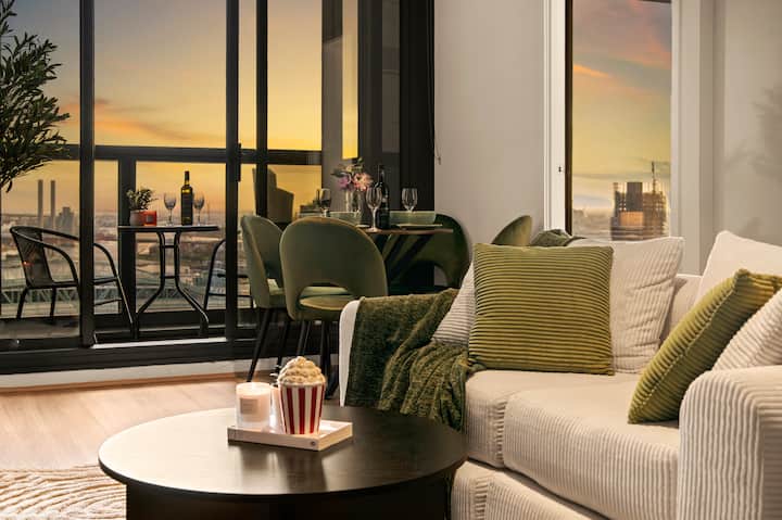 2br Skyline Sanctuary | Sunset Views, Pool & Gym - Melbourne