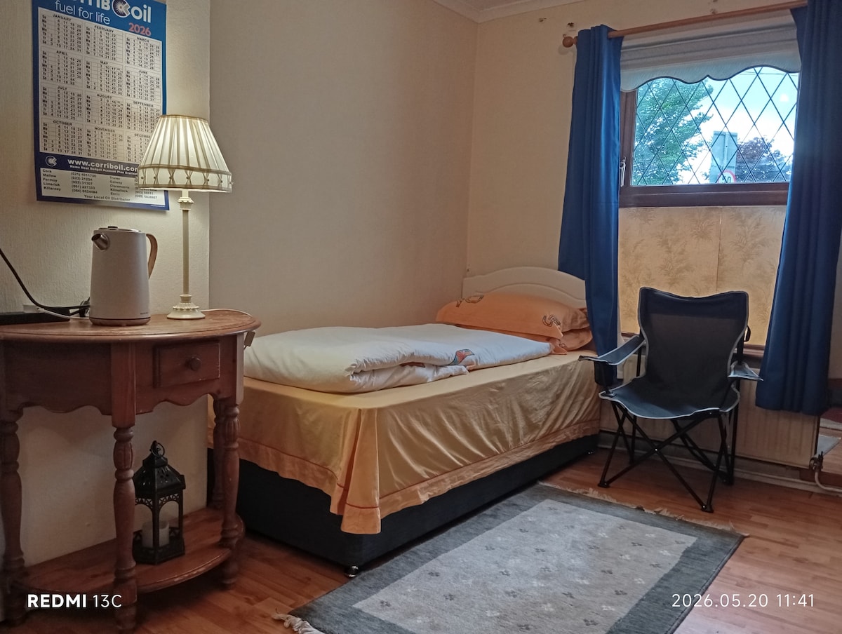 New listing, ladies-only, special price, sofa suite - Townhouses for ...