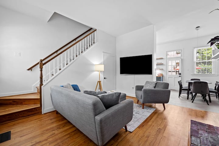 Large Home On A Quiet Street Close To Attractions - Baltimore, MD
