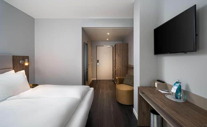 Standard Double Room | Elaya Hotel Oberhausen - Oberhausen