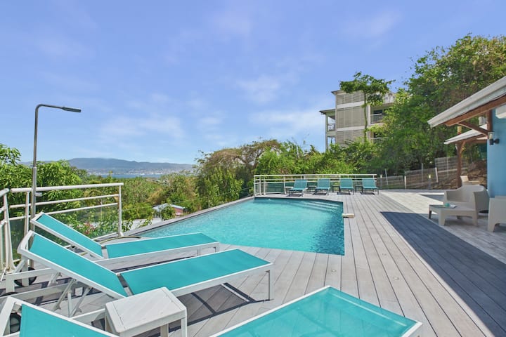 Proche Plage - Villa Piscine Vue Mer - 10 Pers - Fort-de-France
