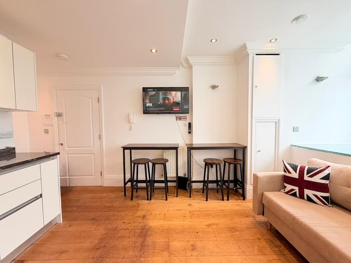 Elegant 2-bedroom Base To Explore London - London