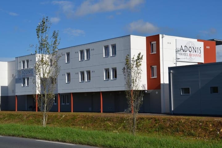 Modern Retreat | 5.6 Miles To Bayonne Citadel - Bayonne