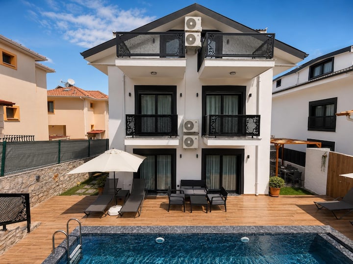 Fethiye Ovacıkta Havuzlu Villa - Ovacık