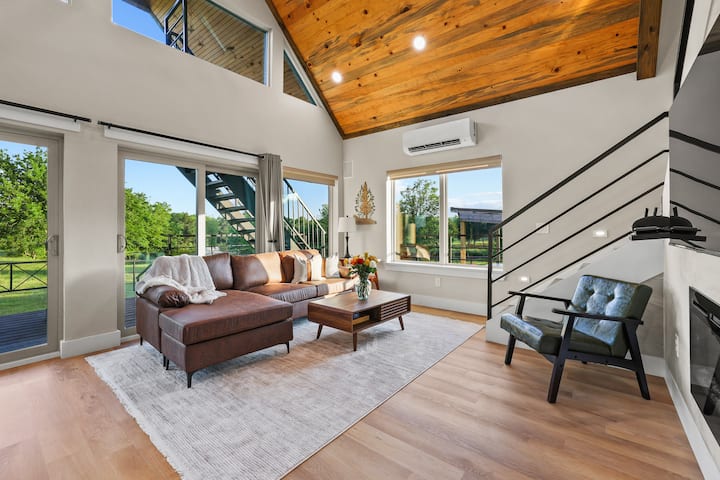 Luxury Ranch Retreat, Hot Tub, Fishing Pond - Bonham State Park, Bonham