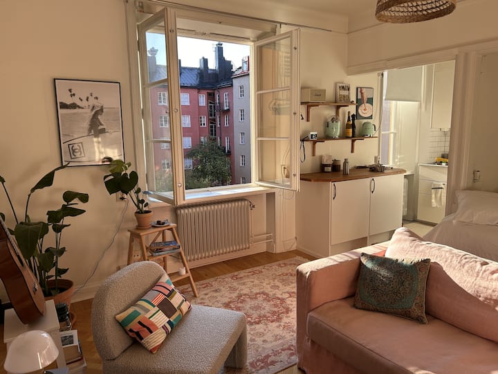 Romantic & Calm, Vintage Vibe Apartment - Stockholm