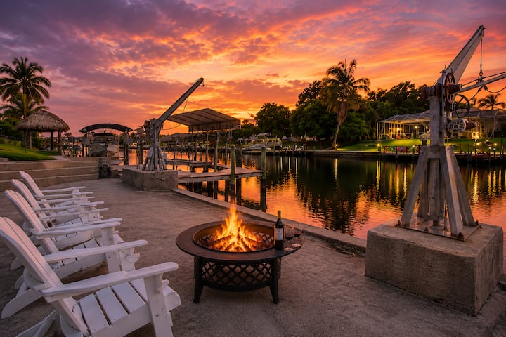 Gulf-access Luxury W/resort-style Oversized Lanai - Cape Coral, FL