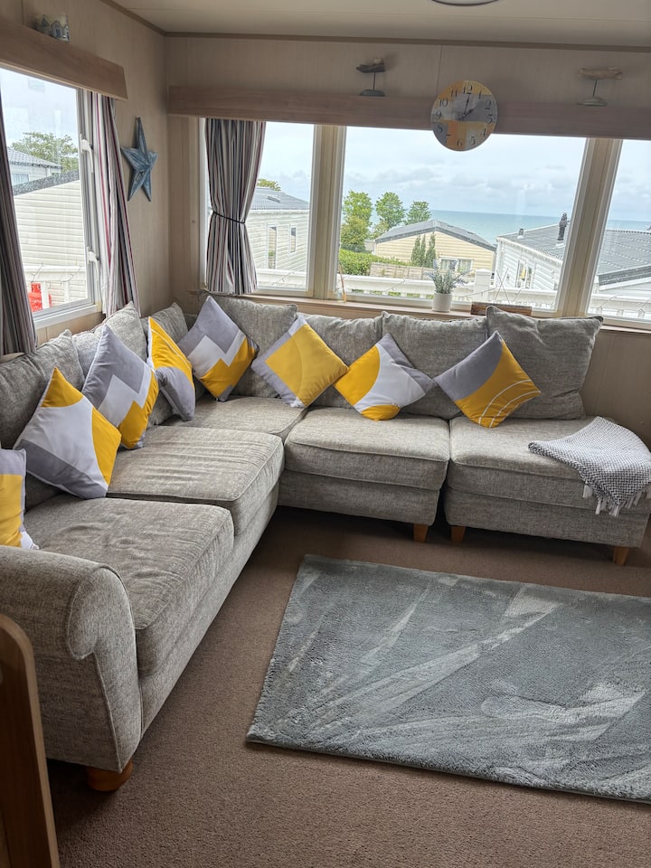 Deluxe 3 Bedroom Caravan With Beautiful Sea View - New Quay