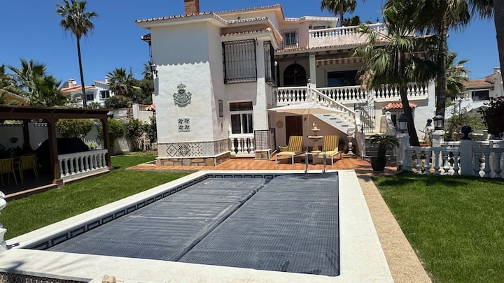 Escapada Perfecta: Villa Con Piscina Y Relax - Vélez-Málaga
