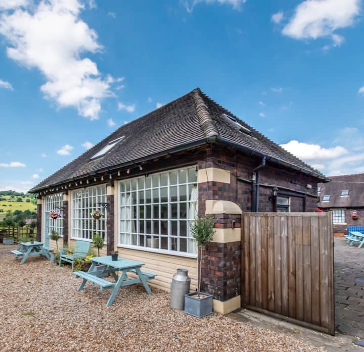 Spacious Countryside Retreat For Families & Groups - Matlock
