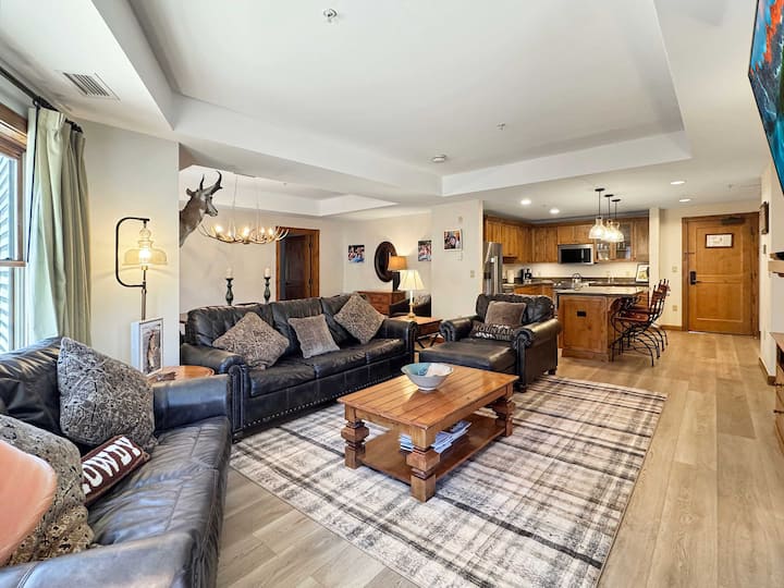 Beautiful Lodge At Mountaineer Square 2 Bedroom - Crested Butte, CO
