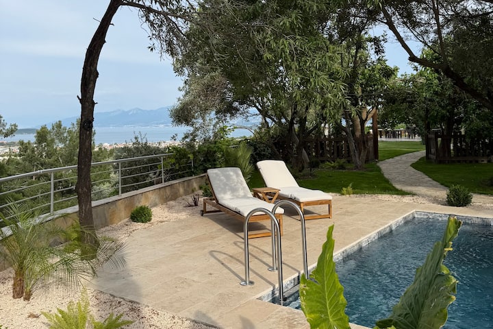Nihal Urla - Havuzlu Ve Manzaralı Tiny House - Urla