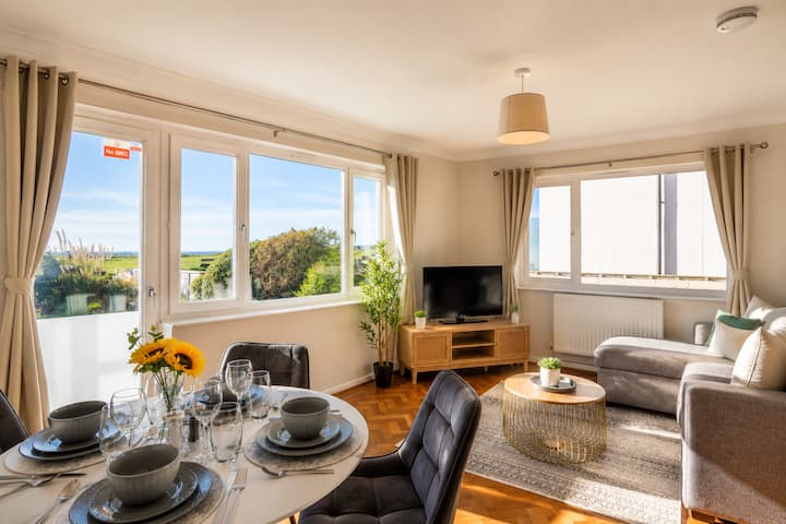 Amazing Location - Free Parking - Beach Opposite! - Bournemouth