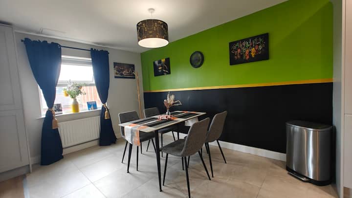 2br Central Velvet Lime Aparment - Belfast