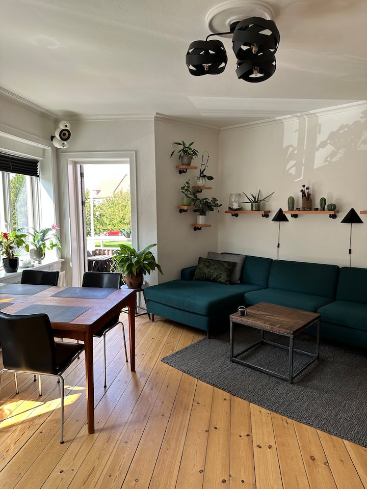 Hyggelig Lejlighed Med Altan Og Aftensol. - Copenaghen