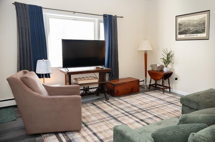 Cozy Pleasant St Apartment In Downtown Middlebury! - Middlebury, VT