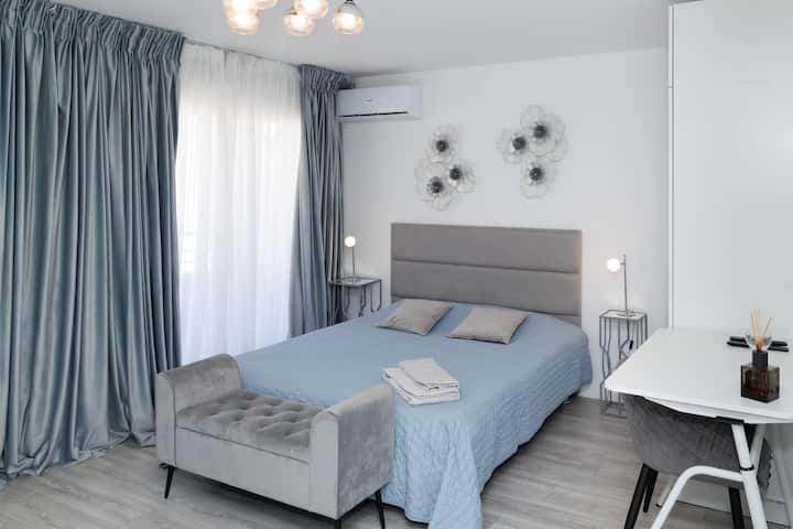 Warm, Cozy Studio With Sea Views. Monaco Border. - Monaco