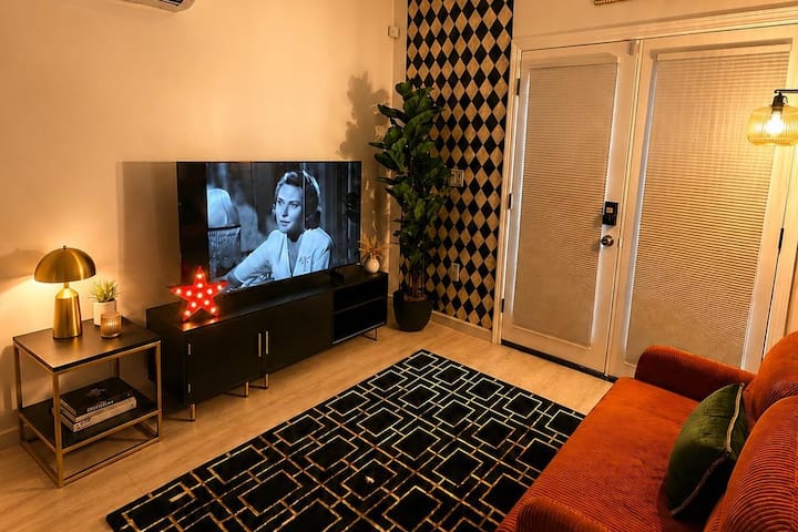 Silver Screen Suite • Private Guesthouse - Bakersfield, CA