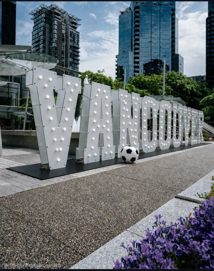 Large Luxury Central Downtown Condo - Hotel Living - Vancouver