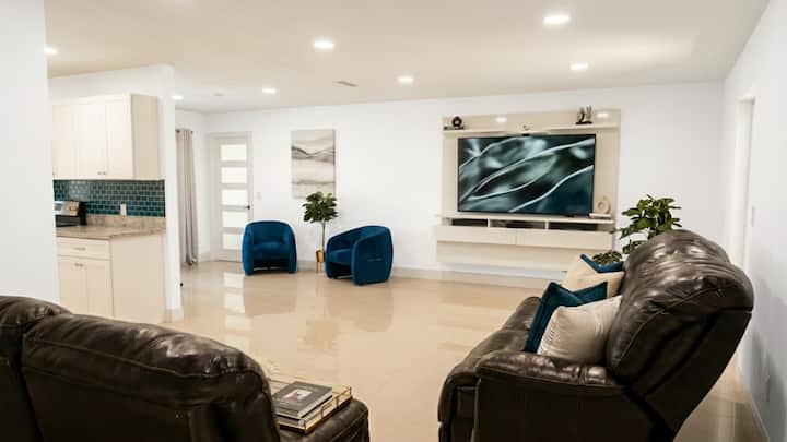 Entire Luxury Home Near Sawgrass Mills & Arena - Sunrise, FL