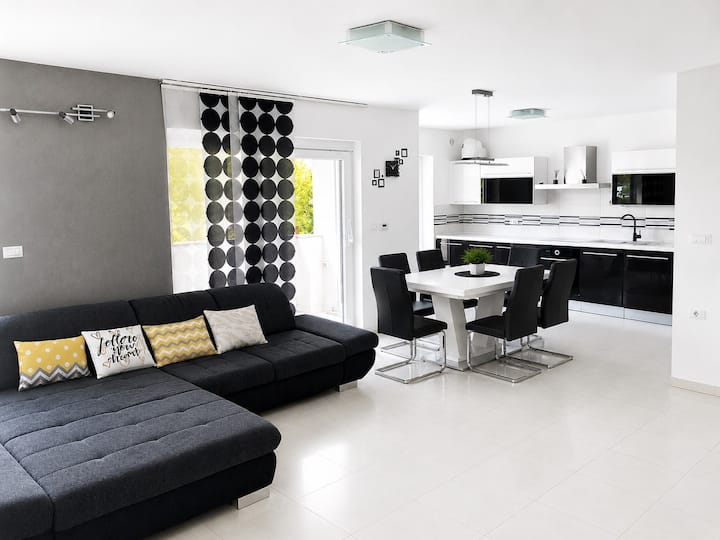 Galeja Apartment - Koper