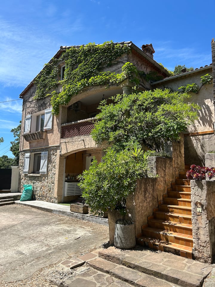 Maison Provençale - La Motte. 10 Personnes - La Motte