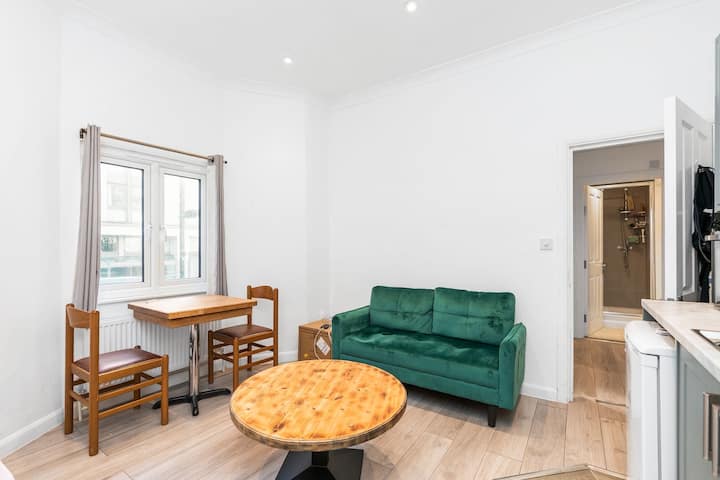 Central Brighton Flat | Steps From The Station - イギリス ブライトン