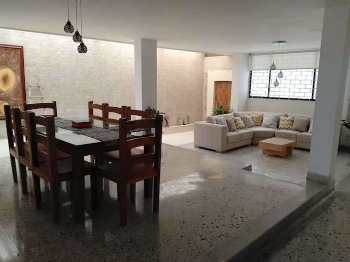 Casa Ejecutiva Y Familiar En El Norte De La Ciudad - Barranquilla