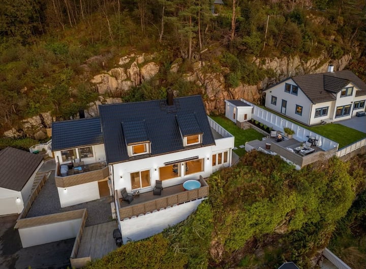 Luksuriøs 6-roms Familiebolig Med 3 Bad I Bergen - Bergen
