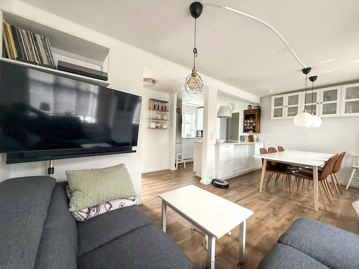Cozy 2 Bedroom House In The Elf Town Hafnarfjordur - Island