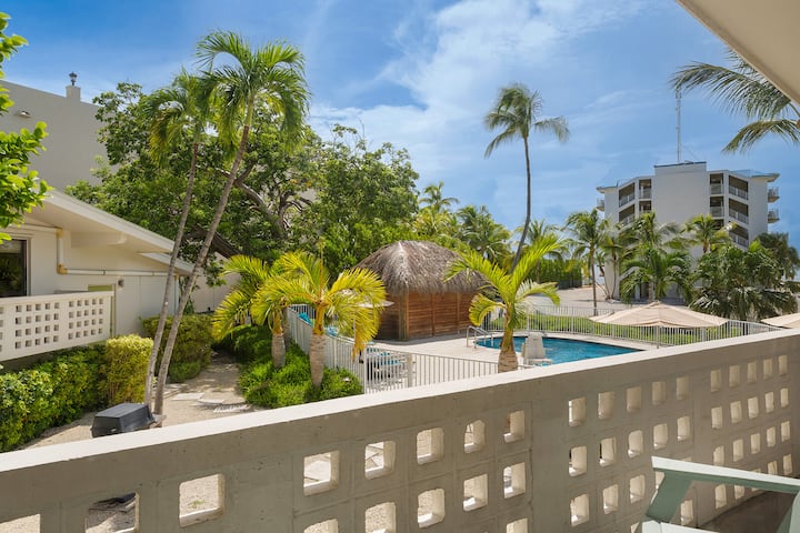 Islamorada Hideaway | Free Breakfast & Parking - Islamorada, FL
