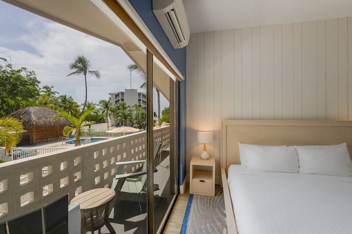 Islamorada Hideaway | Free Breakfast & Parking - Islamorada, FL