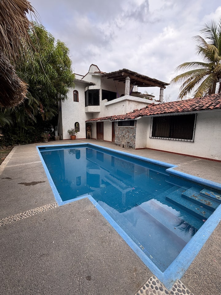 Villa De 4 Departamentos Independientes - Ixtapa - Zihuatanejo