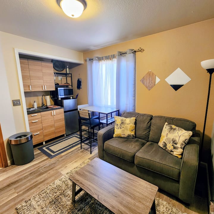 Cozy Home Apartment - Loveland, CO