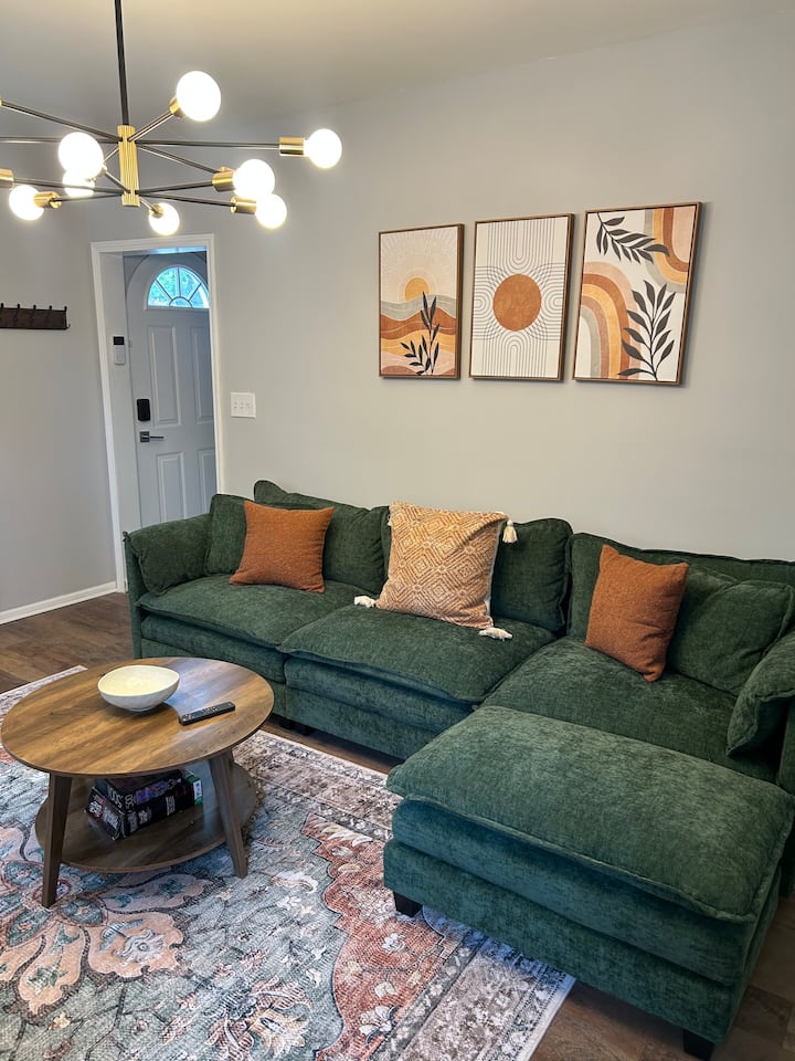 Modern Updated House/large Groups/free Parking - Detroit, MI