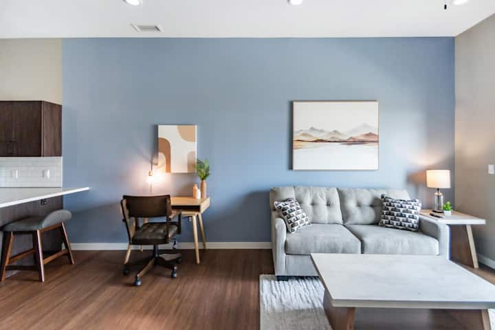 Landing | Spectacular 1bd, Pool, Rooftop Lounge - Springfield, MO