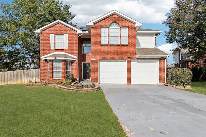 Home In Grand Prairie - Dallas, TX