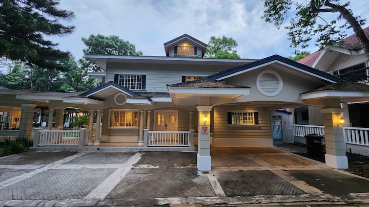 Zenio's Tagaytay Staycation House - Talisay