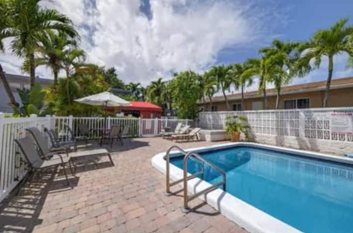 Reef & Runway Retreat In Pompano Beach - Pompano Beach, FL