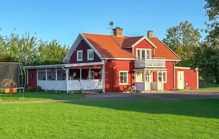 Lovely Home In Gamleby With Wifi - Gamleby