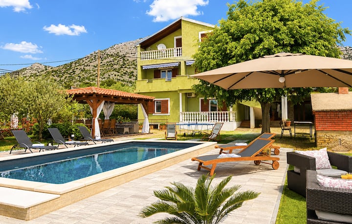 Lovely Home In Starigrad Paklenica - Starigrad