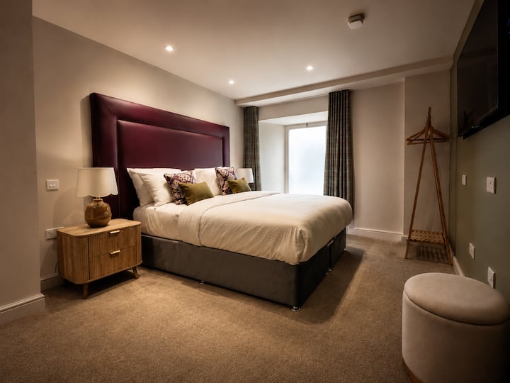 Modern Hotel Room In Historic Malthouse - Newport