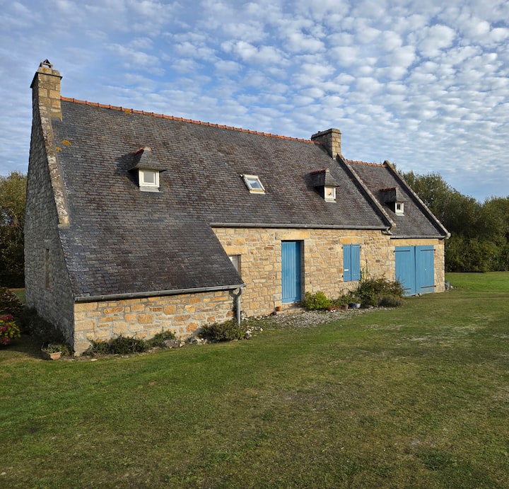 Maison Traditionelle Familiale Avec Grand Jardin - Crozon