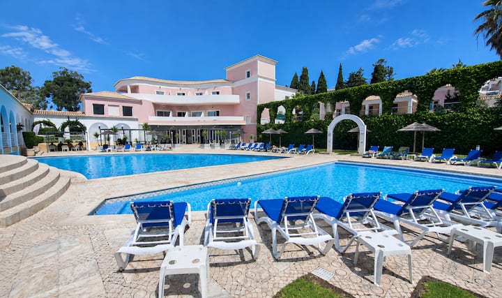 Algarve Resort Apt Near The Beach  Vila Rosa 407 - Portimão