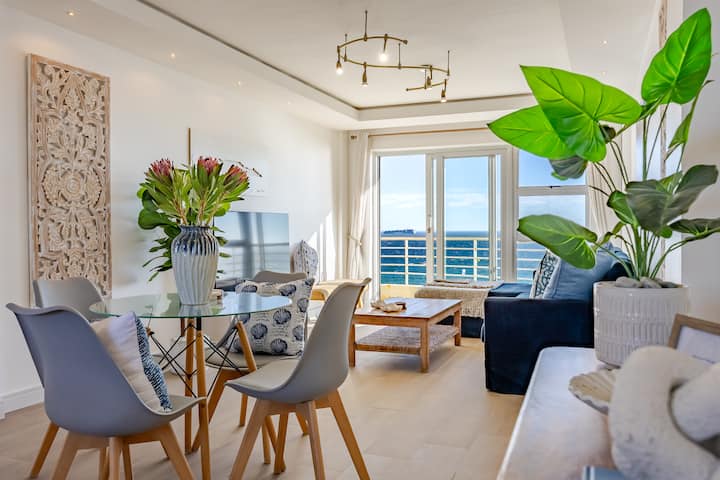 Stylish 8th-floor Beachfront With Perfect Views - Parklands