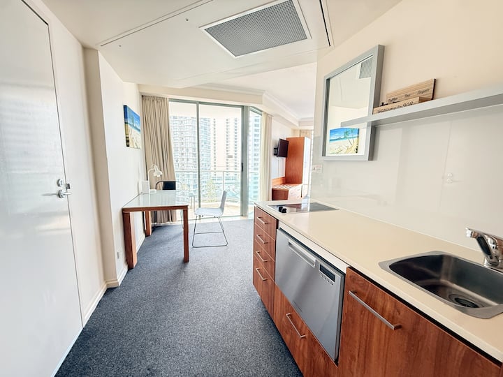 Surfers Paradise Hotel Room, Level9, Ocean View - Surfers Paradise