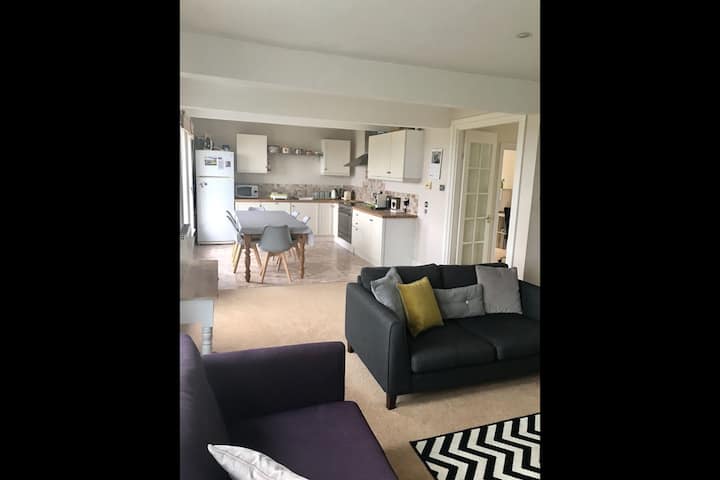 Sea View Family Retreat | Sleeps 8 | Parking - Hope Cove