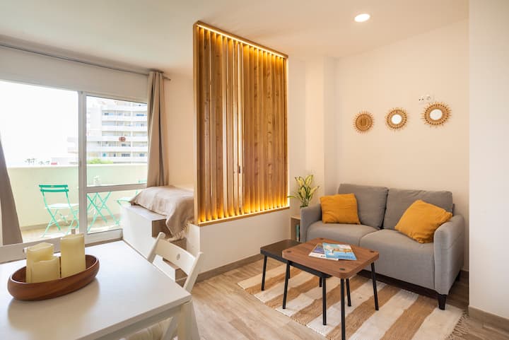 Benalbeach  Paradise With Sea Views - 베날마데나