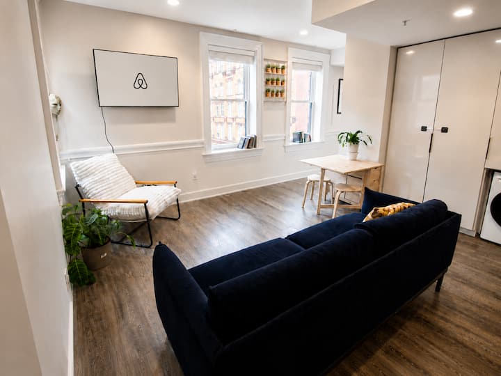 The Downtown Sunlit Oasis With A Private Balcony! - Providence, RI