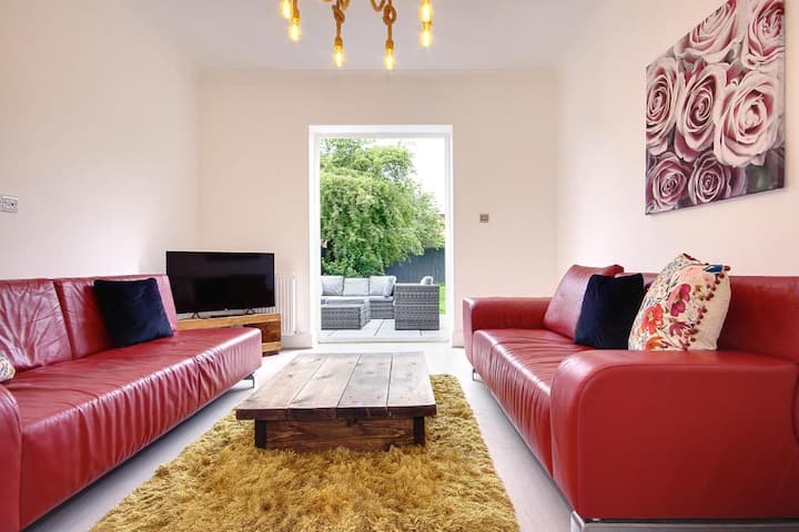 Palm Meadows Villa - Poole